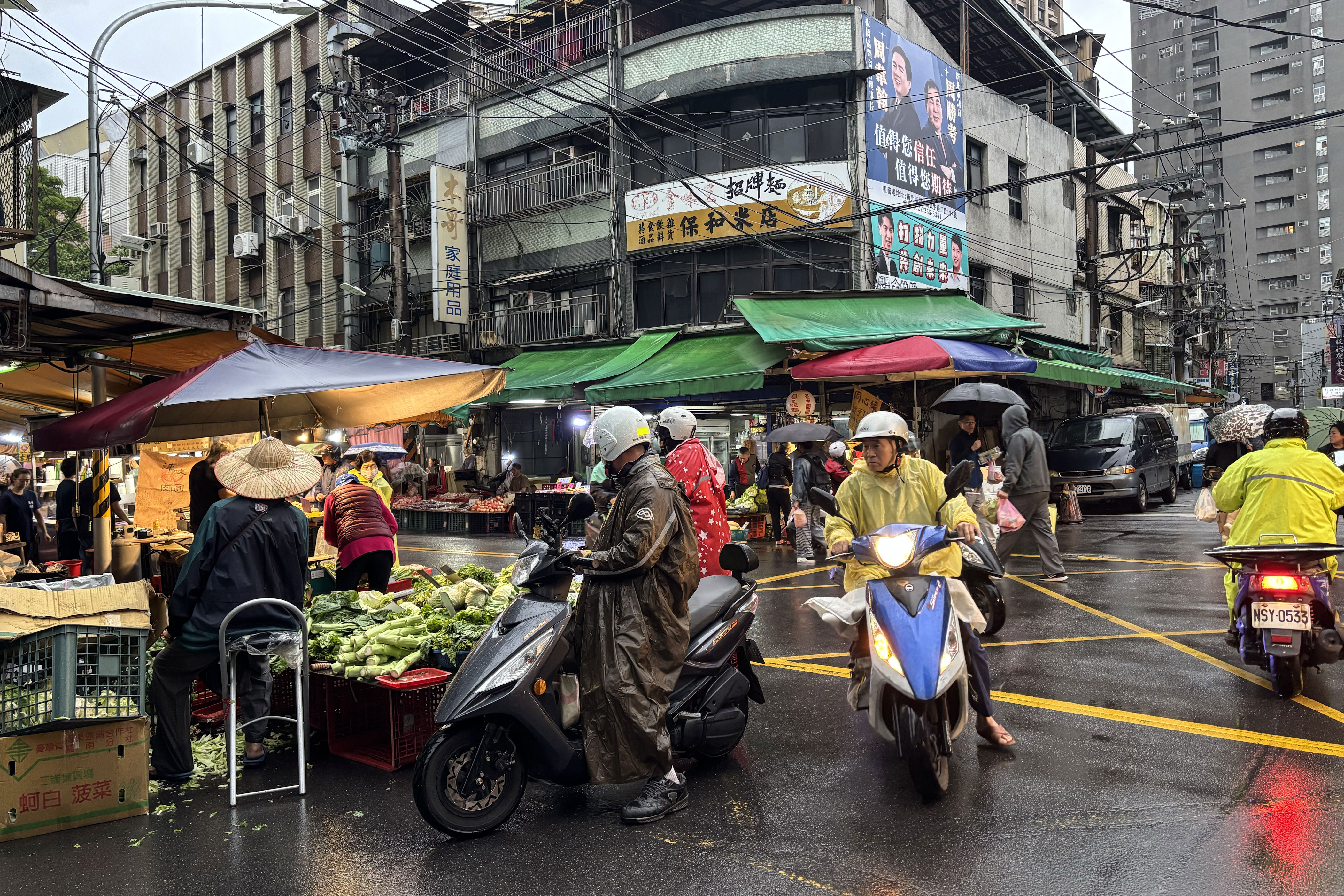 We're not scared: Life in Taiwan goes on amid major Chinese war games