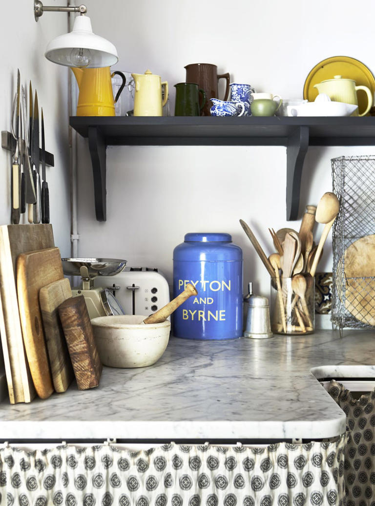 From odd plastic lids to cracked cookware: 8 things to clear out your ...