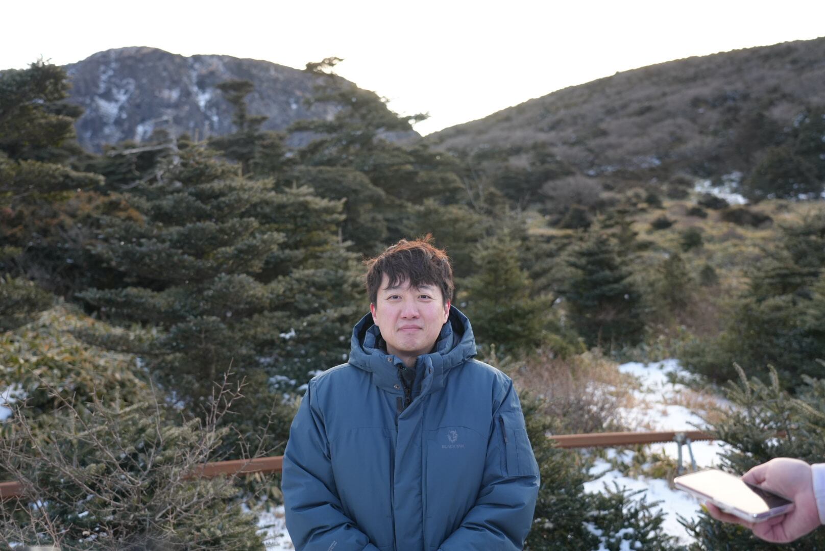 Lee Jun-seok urges conservatives to move past Yoon