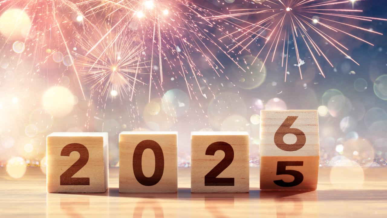 People brave the cold, windy weather to celebrate New Year’s Eve in Dayton