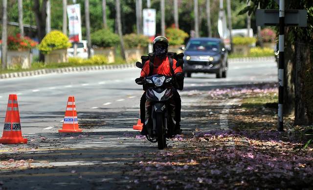 Slower hiring pushes Malaysians towards gig jobs