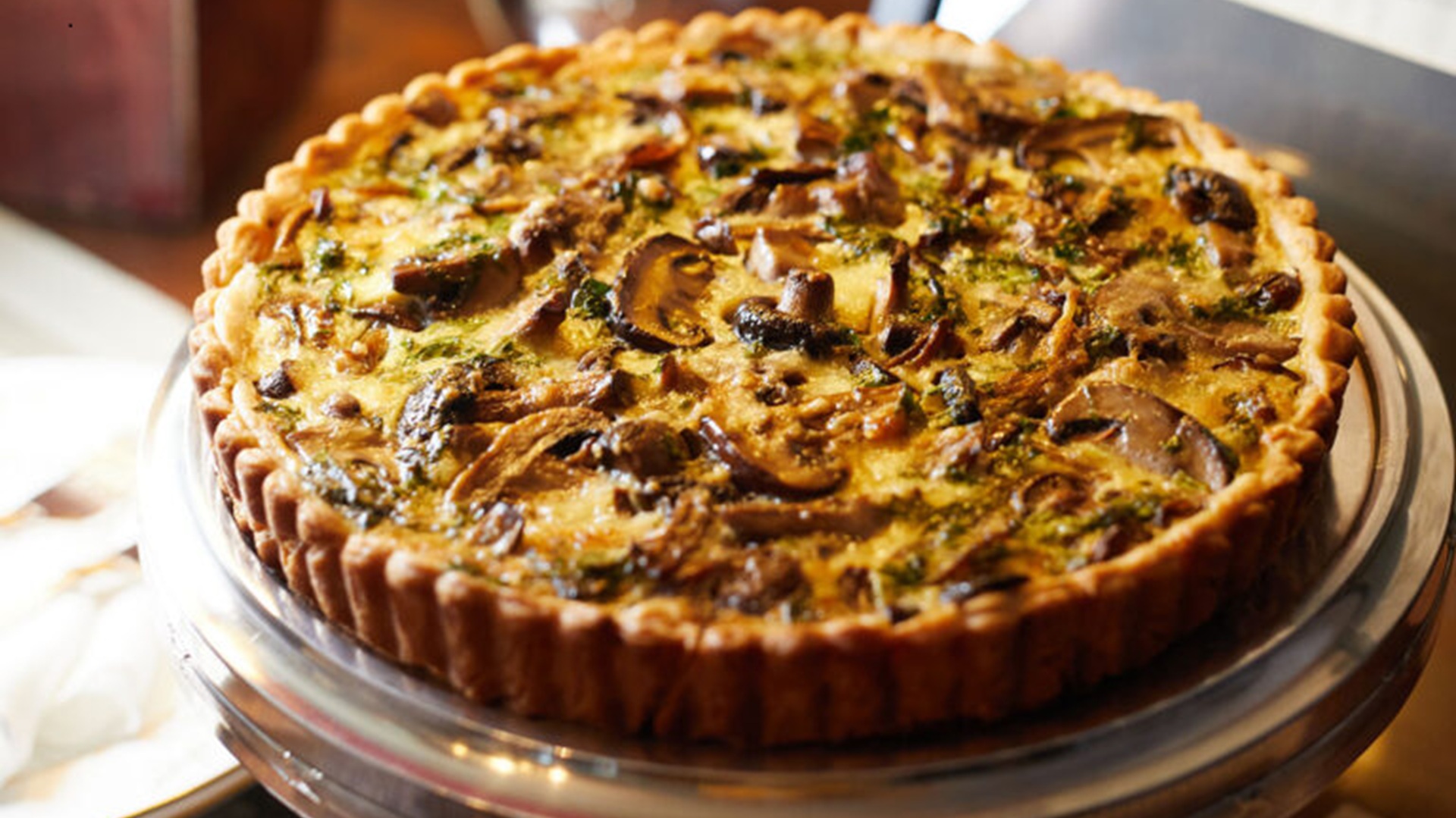 Τάρτα με ανάμεικτα μανιτάρια και εύκολη, ιδιαίτερη ζύμη