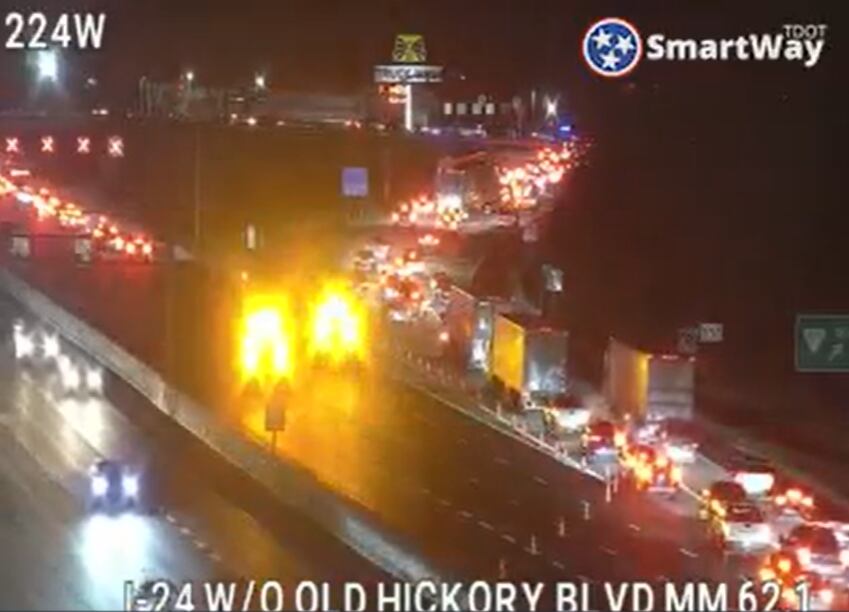 Multi-vehicle rash closes I-24E in Davidson County