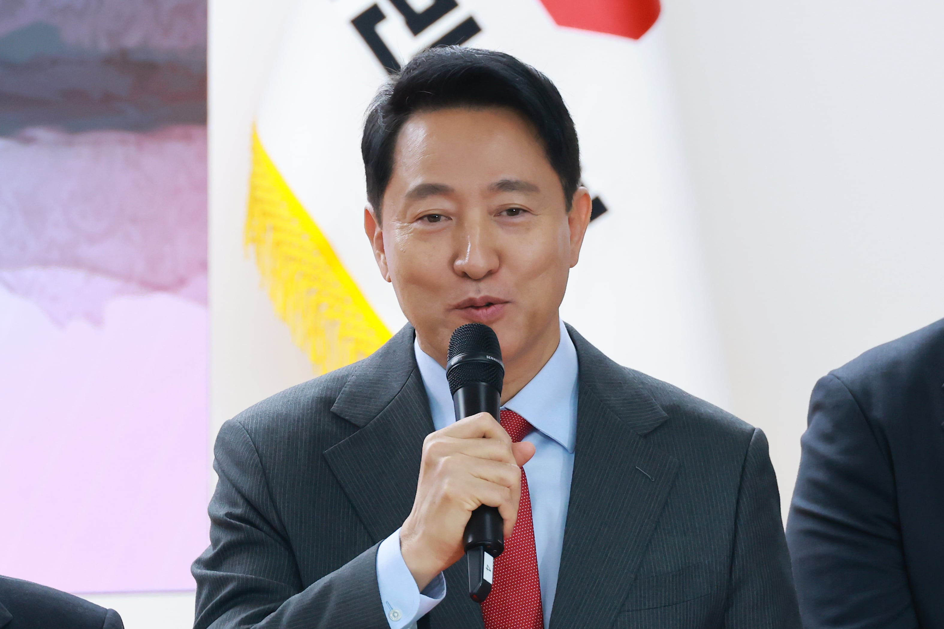 Seoul Mayor Oh Se-hoon directly criticizes People Power Party leader ...