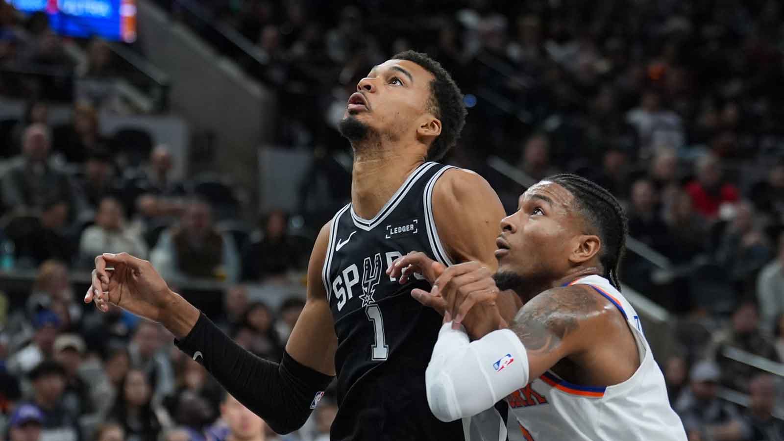 Spurs’ Victor Wembanyama exits Knicks game with apparent injury