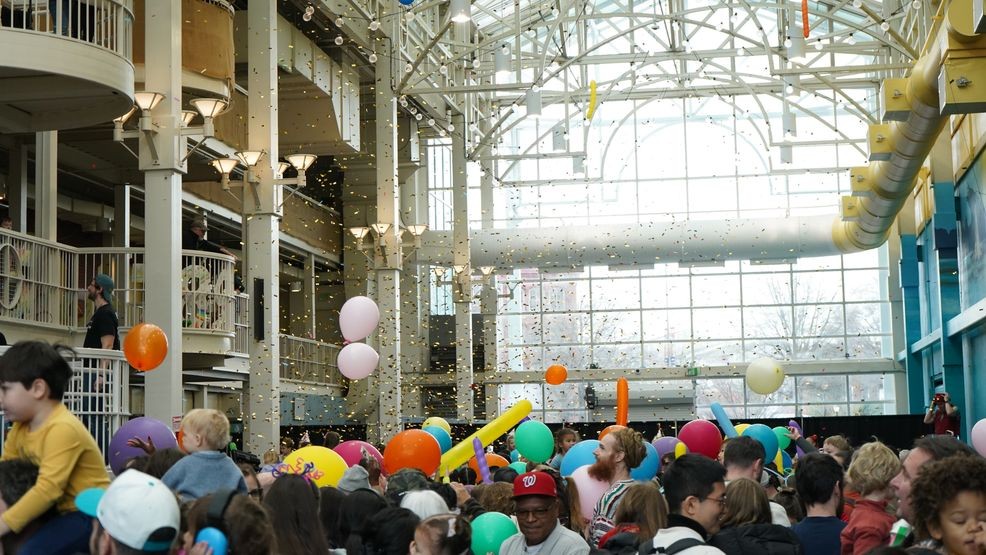 Children ring in the new year at noon at Port Discovery Children's ...