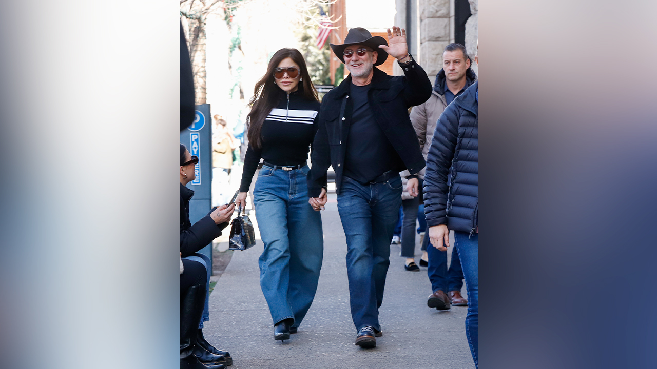 Jeff Bezos and Lauren Sánchez Bezos celebrate holidays with luxury ...