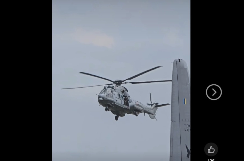 Emergency at Klebang: RMN Super Lynx helicopter makes water landing ...