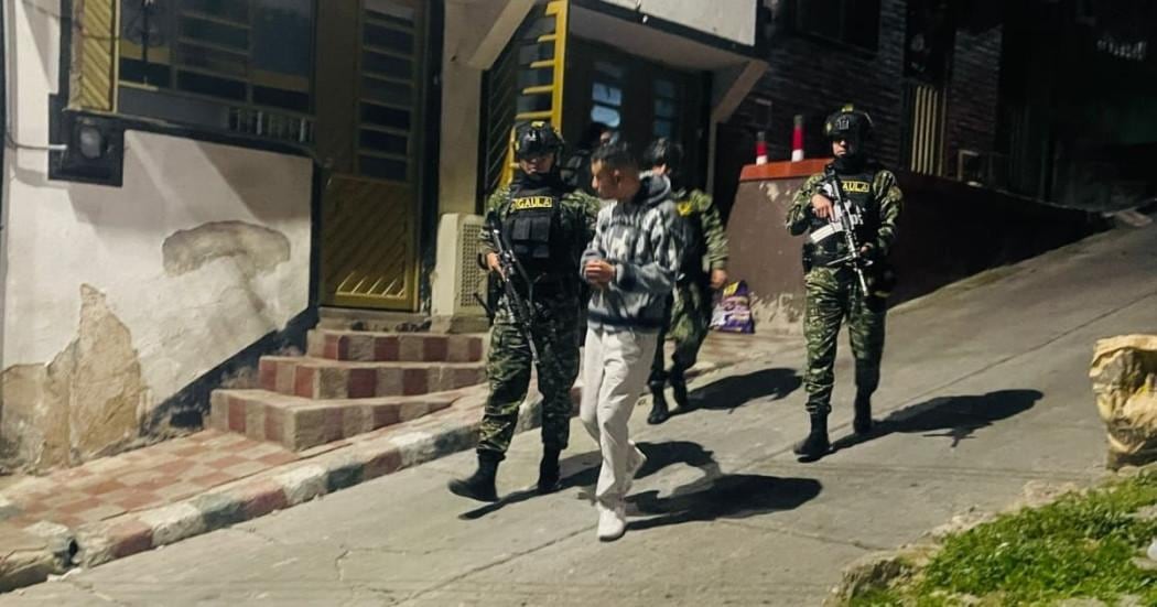 Ejército y Fiscalía capturaron a integrantes del grupo 'Los Violeta ...