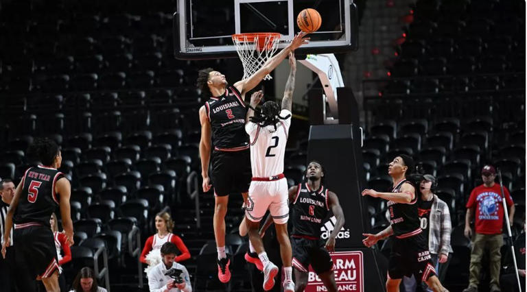 Cajuns not able to close out in 63-58 setback to Jaguars