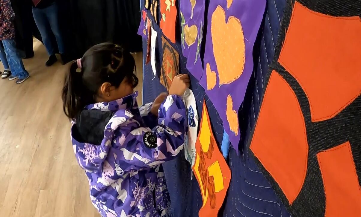 Burlington community comes together to create 'Mending Wall' quilt