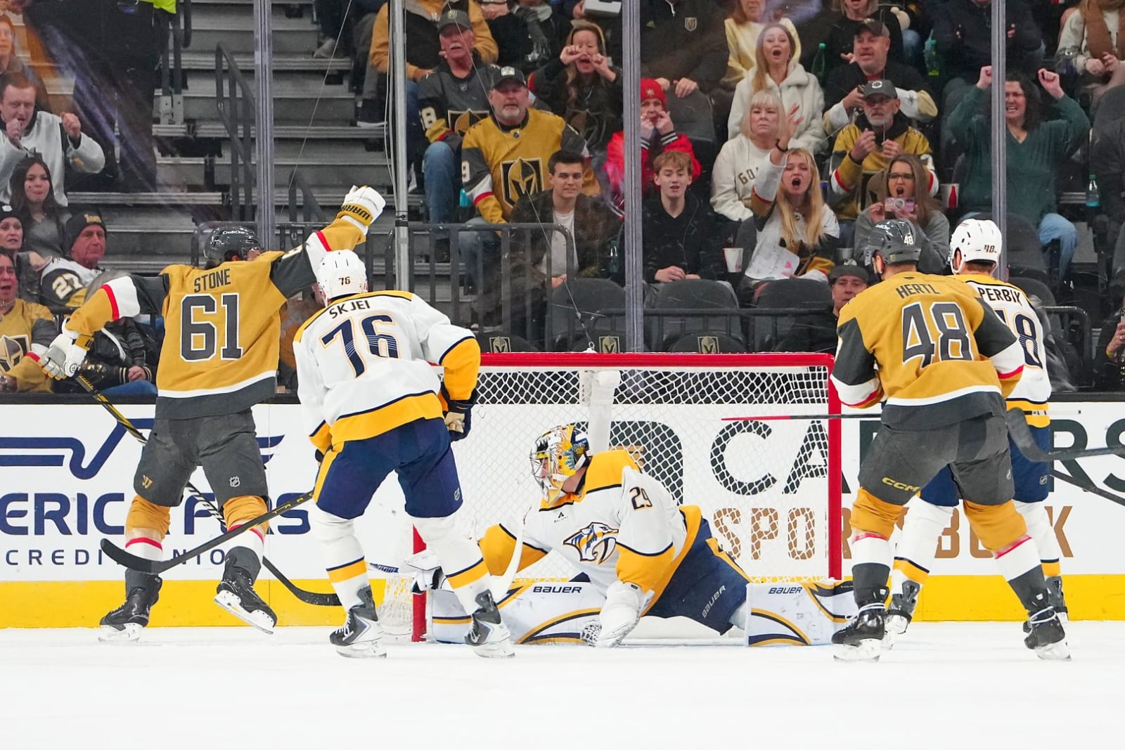 Golden Knights blow 2-0 lead in 4-2 home loss to Predators