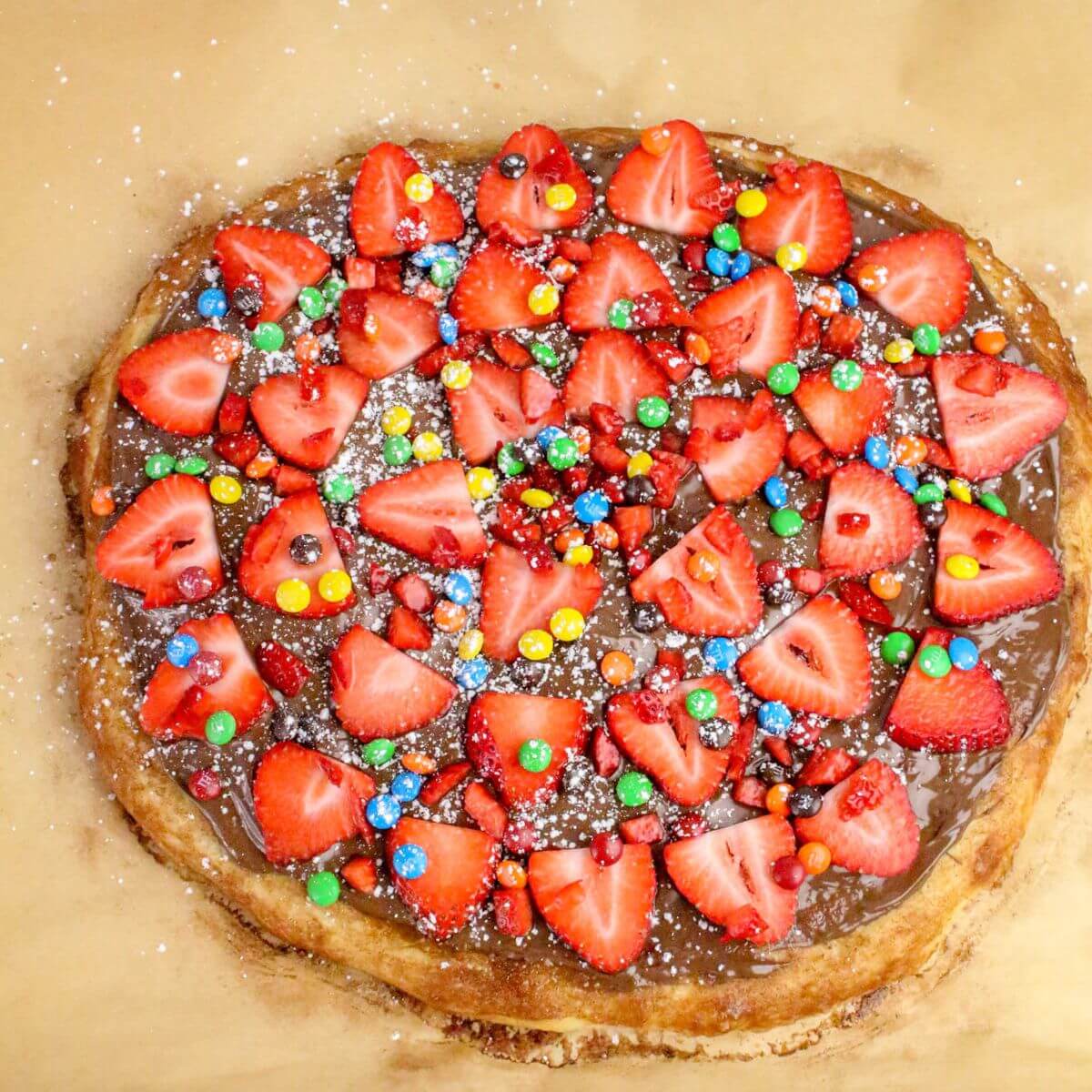 Nutella dessert pizza