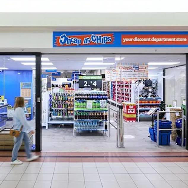 Major discount chain beloved by Aussies collapses - customers urged to ...