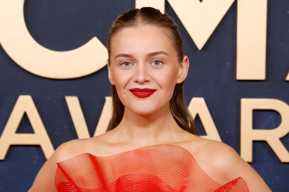 Country star 'getting back together with her ex' after viral revenge ...