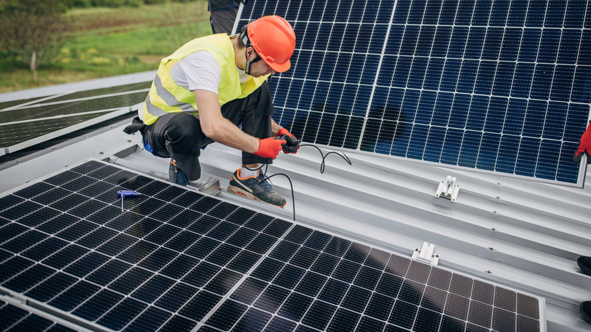 New 3D imaging maps charge transport inside next-gen perovskite solar cells