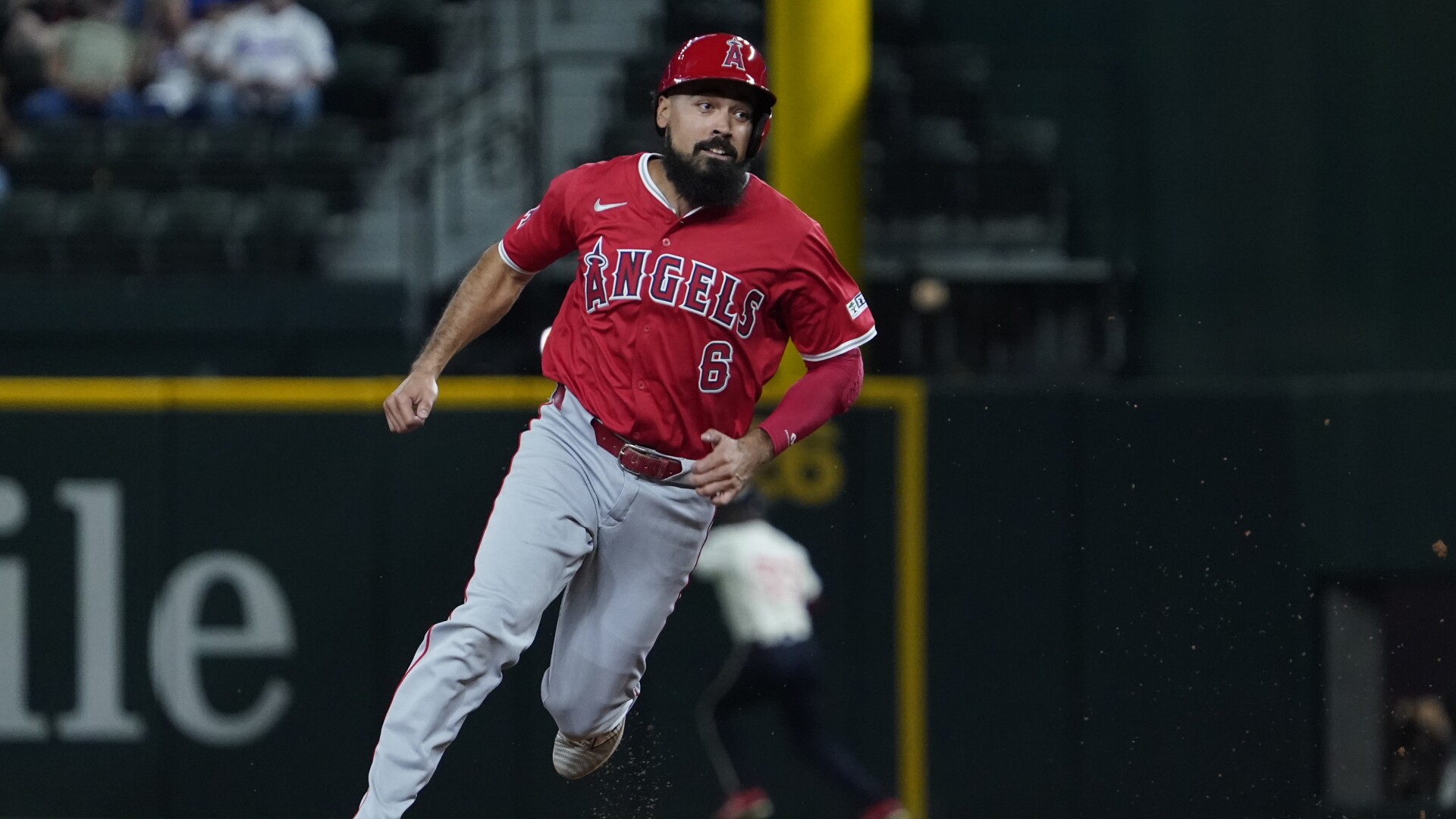 Angels third baseman Anthony Rendon reportedly agrees to restructure ...