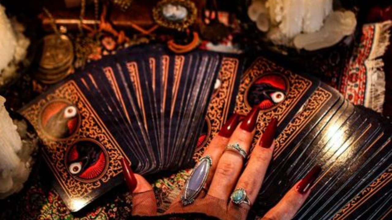 New year resolution, January 1, 2026: Tarot card reading, daily ...