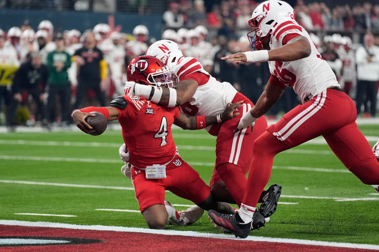Devon Dampier leads No. 15 Utah past Nebraska in Las Vegas Bowl, 44-22