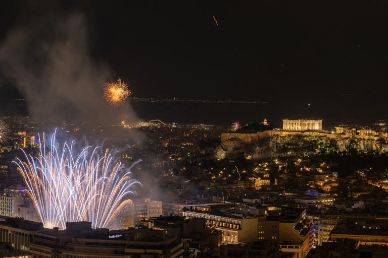 Photos: New Year's Eve celebrations around the world, as countries ring ...