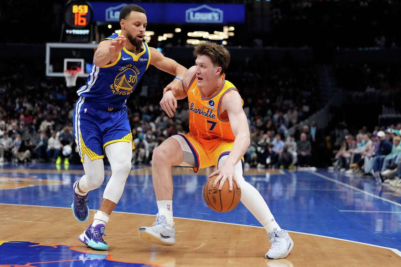 Warriors' Steph Curry and Draymond Green out for Friday's game against OKC