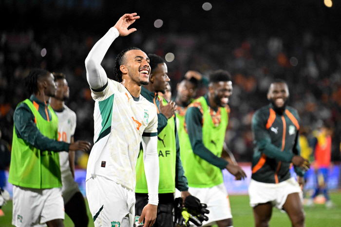 Two points also passed the group stage dramatically, and all 16 teams ...