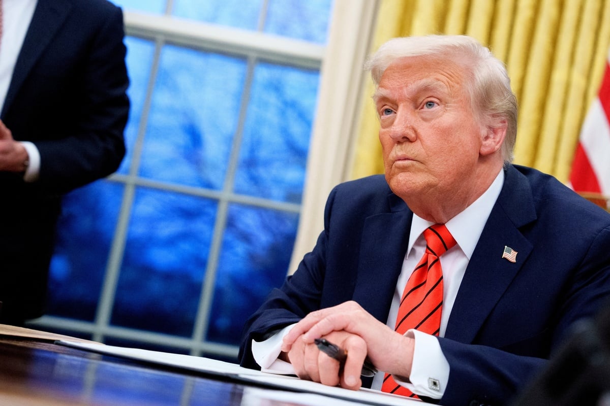 Trump signs executive order allowing US businesses to bribe foreign ...