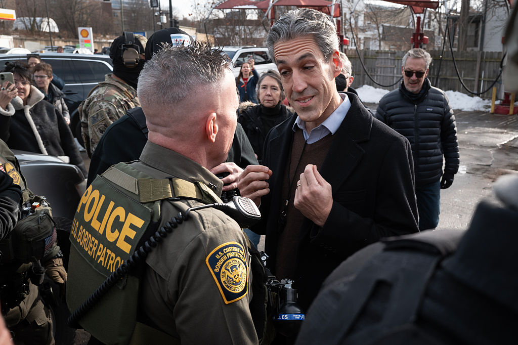 Mayor Daniel Biss clashes with Border Patrol agents