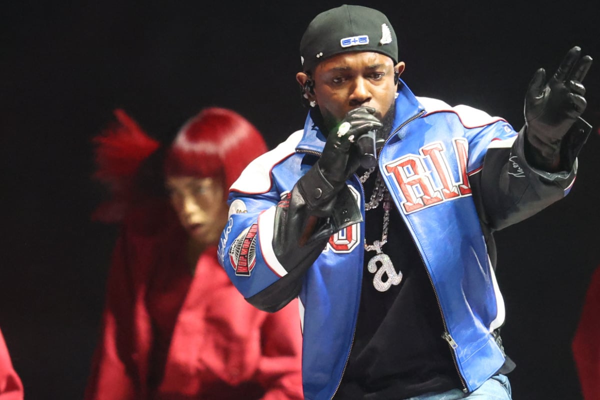 Kendrick Lamar brings viral Drake diss track to Super Bowl in powerful ...