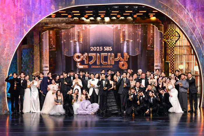 Giving out everyone's festival vs awards. SBS Acting Awards, winners 39 ...
