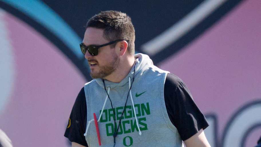 Oregon coach Dan Lanning makes bold statement on Big Ten's bowl record
