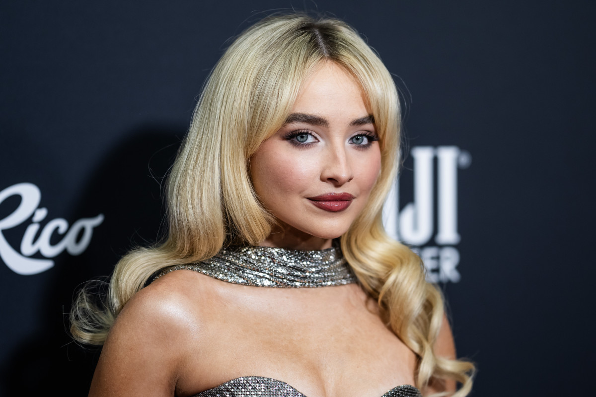Sabrina Carpenter reveals she set her house on fire in 2025 end-of-year ...