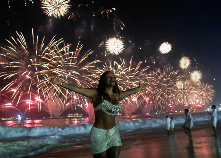Cities around the world celebrate dawn of 2026 with thunderous fireworks