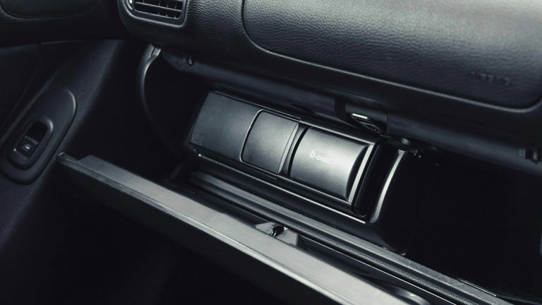 Meet your heroes: the Seat Leon Cupra R was raw, analogue, and old school