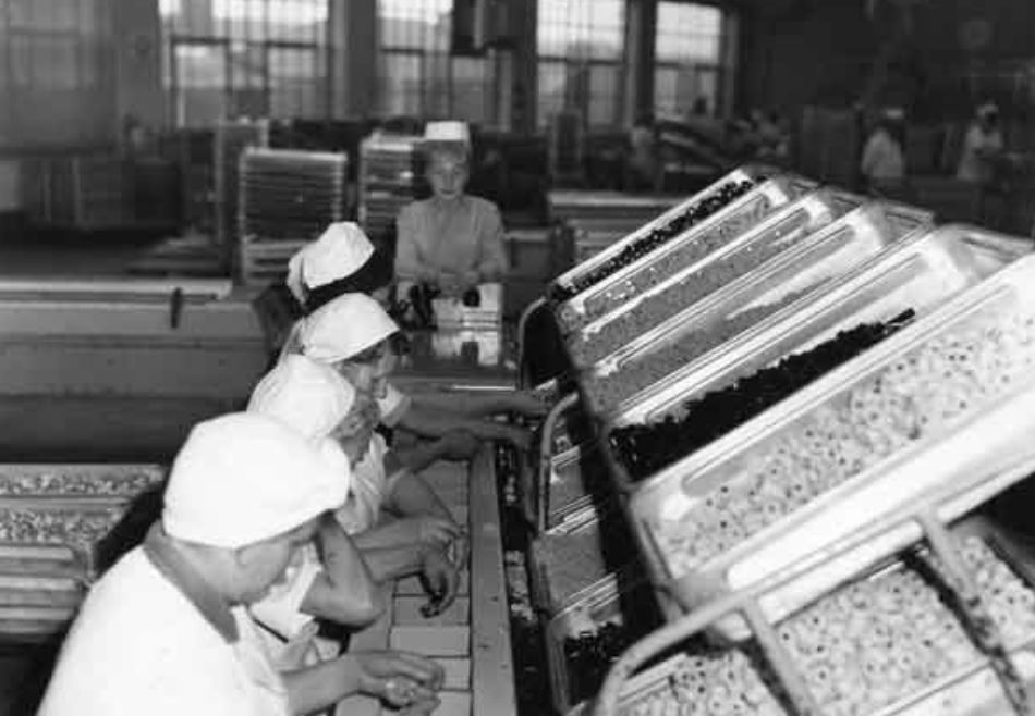 Sheffield retro: 32 photos celebrate city's proud history of making ...