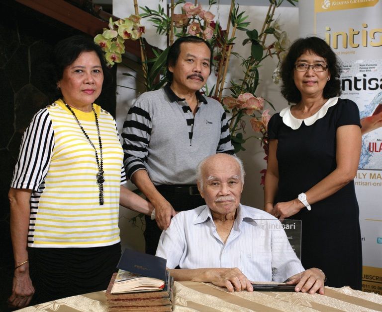 HOK Tanzil, merekam perjalanan dunia ke 240 negara dengan pena