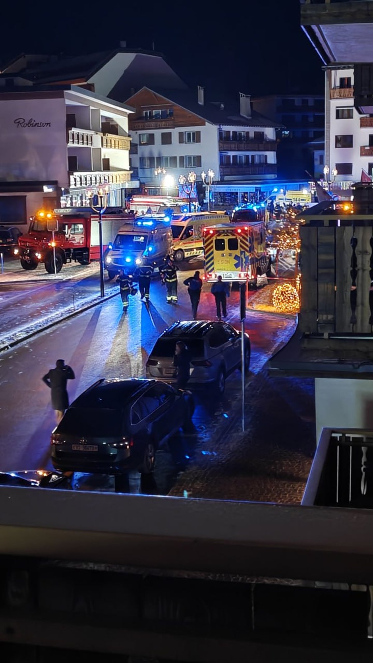 'Many' dead in explosion and fire at Swiss ski resort bar