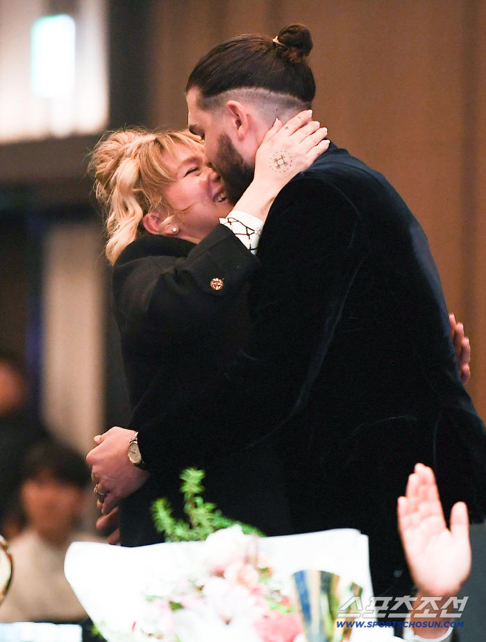 Former KBO MVP is treated differently! What do you expect from Ponce ...