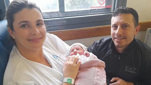 Cloe, primera bebé andaluza de 2026, nace en el Juan Ramón Jiménez de ...