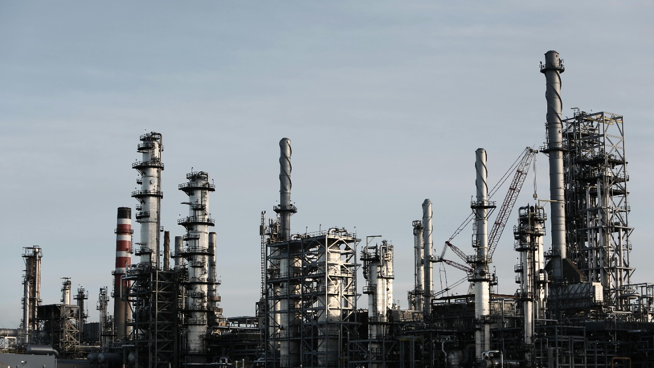 Crude oil drops as Ukraine-Russia peace deal hopes rise