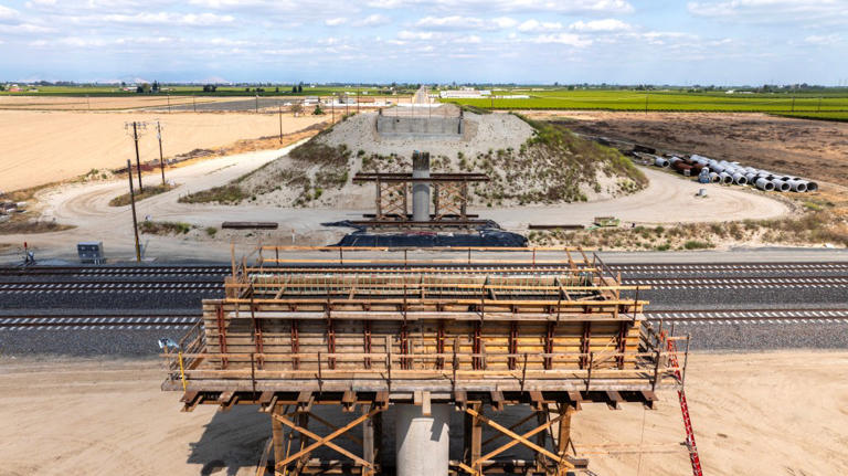 The plan to build California's high-speed rail in 2026