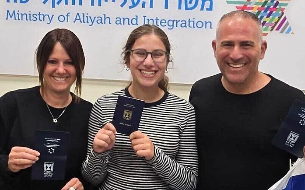 First new Israeli immigrants of 2026 arrive from Australia