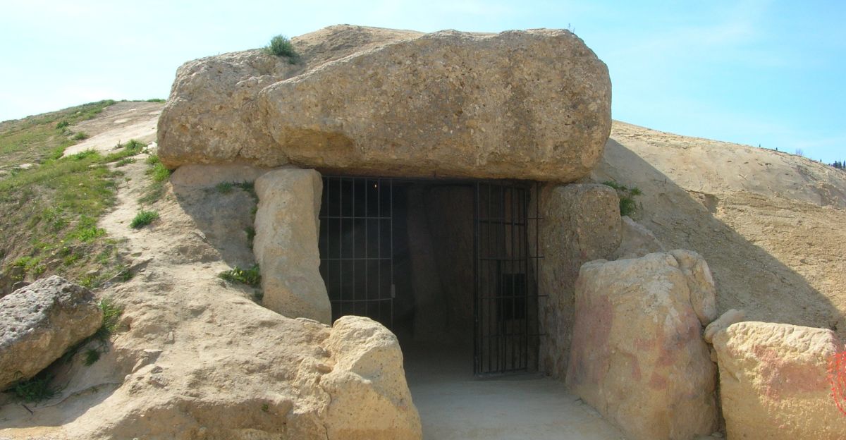 Researchers re-opened a 5,000-year-old tomb in Andalusia and found ...