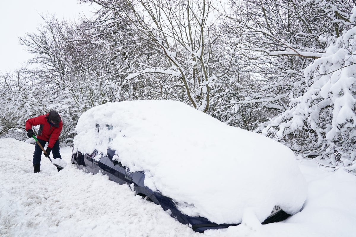 Met Office issues 'risk to life' weather warning as snow hits UK