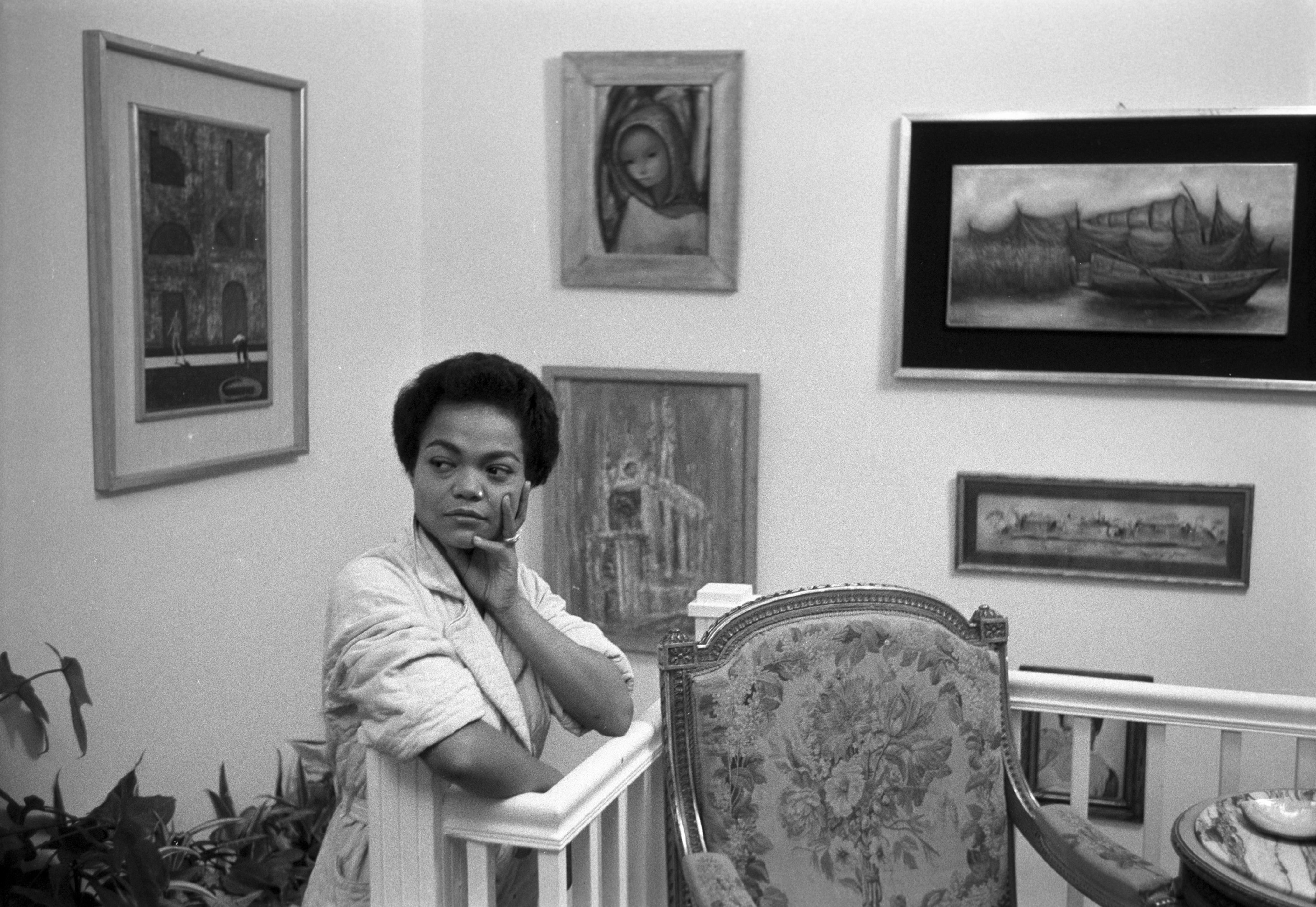 Eartha Kitt at home: The singer, actor, and iconic Catwoman’s domestic ...