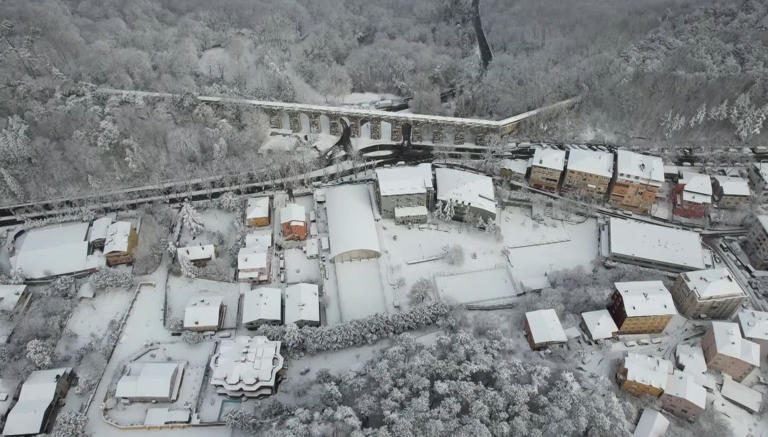 Beyaz örtüyle kaplanan Sarıyer havadan görüntülendi