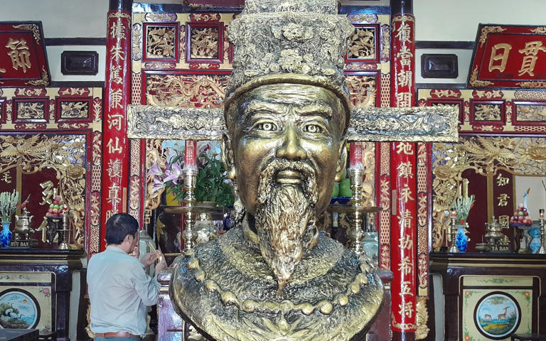 Vì sao thay tượng Thoại Ngọc Hầu mới có tên, logo và chữ ký doanh ...