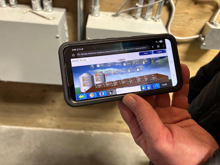 Extreme cold makes sleepless nights for Whitehorse chicken farmer