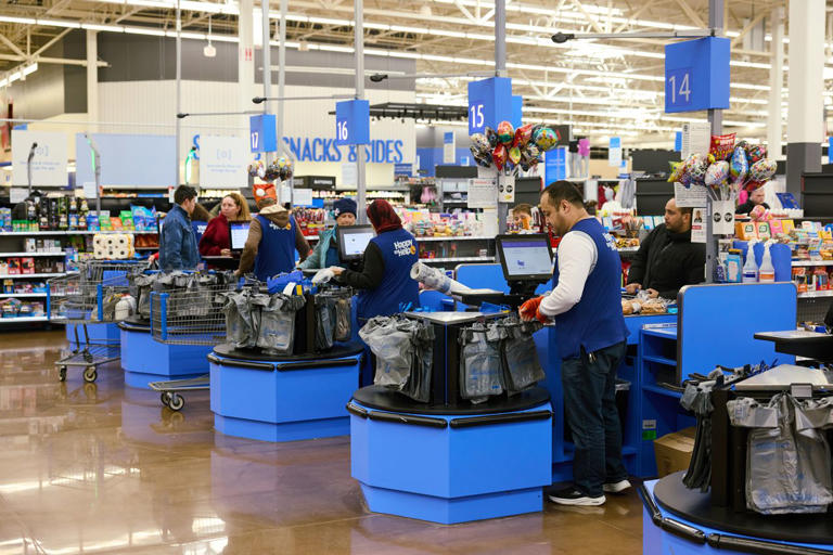 Is Walmart open on New Year's Day 2026? What to know about the store's ...