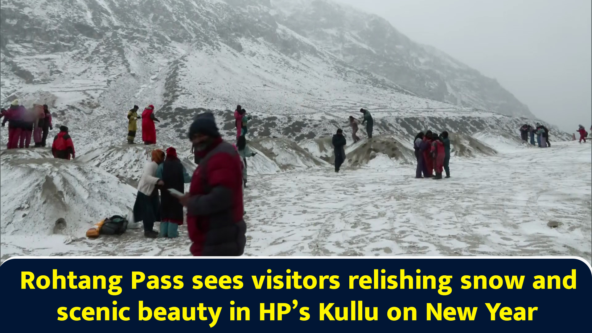 Rohtang Pass sees visitors relishing snow and scenic beauty in HP’s ...